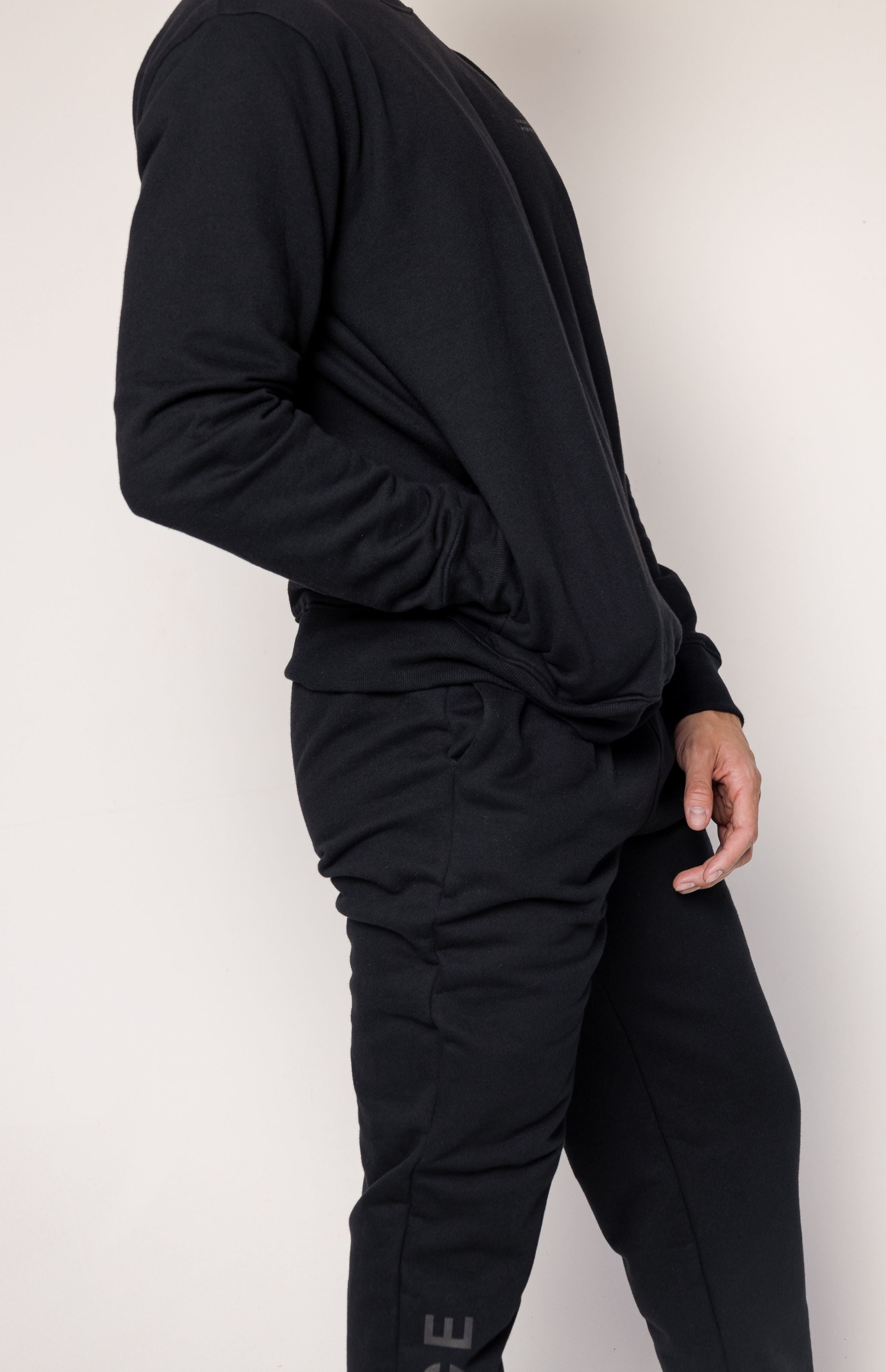 Resilience Crewneck Black – Values Driven